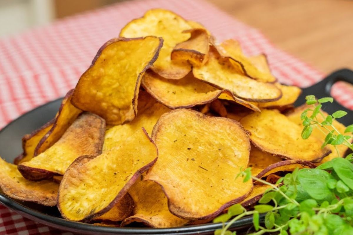 Chips de Batata Doce Crocantes na Air Fryer Super Fácil de Fazer