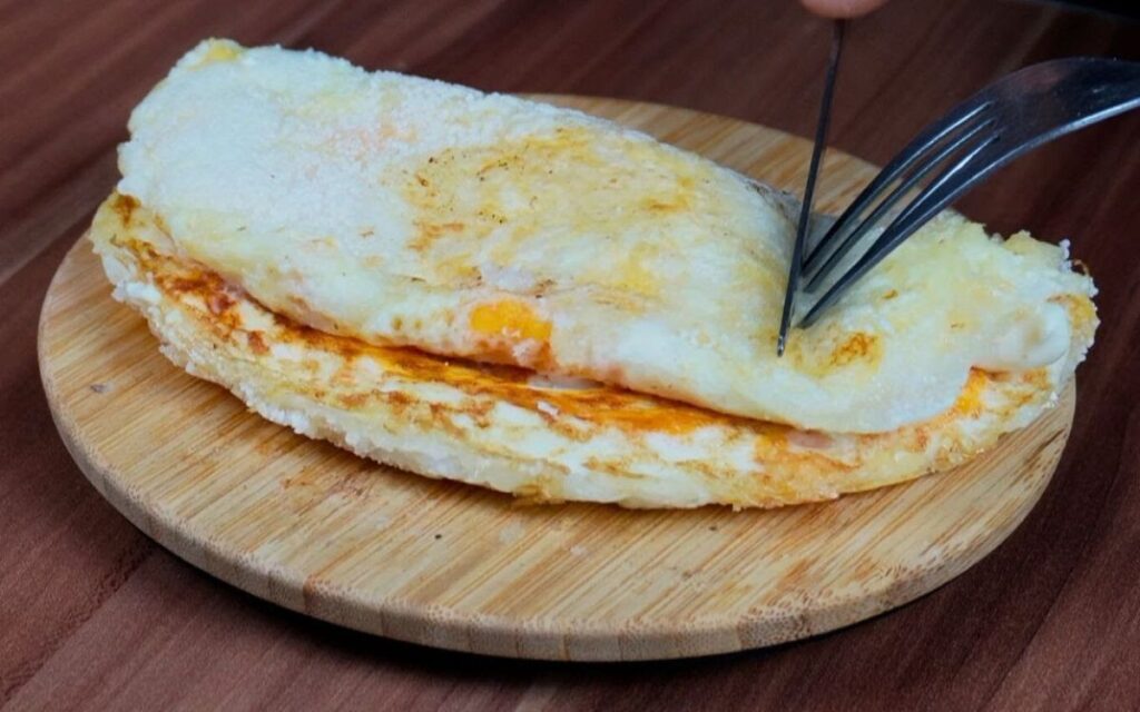 Tapioca com Ovo e Queijo Para um Café da Manhã Simples e Gostoso