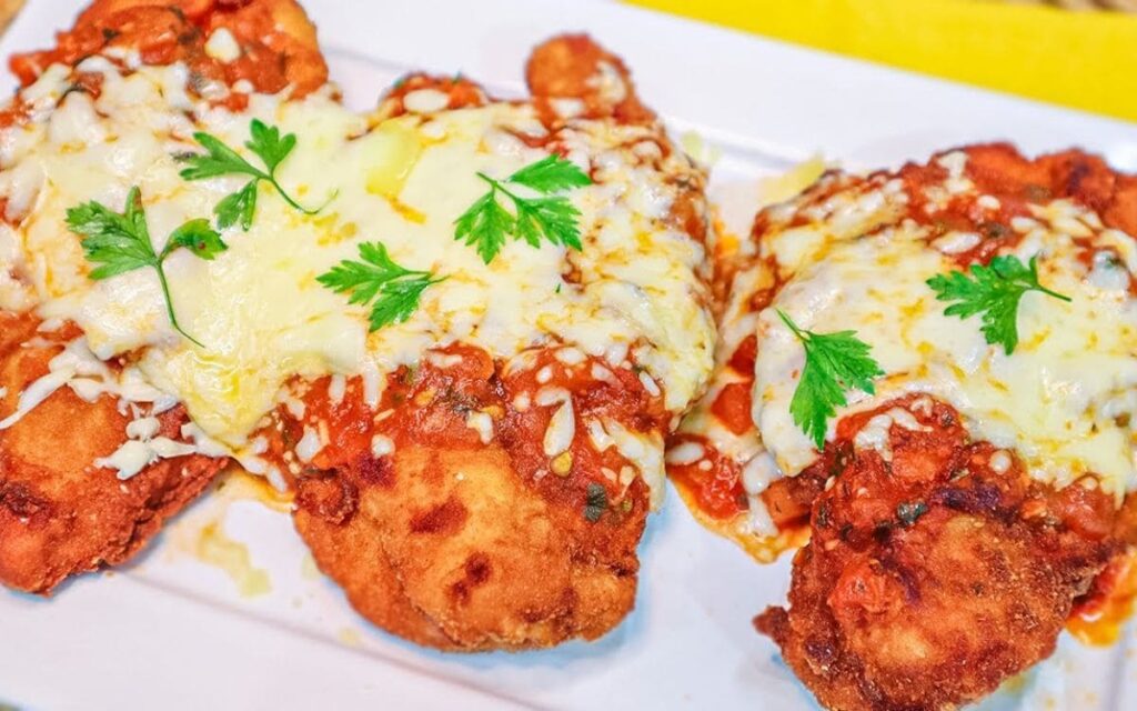 Filé à Parmegiana de Frango Perfeito Para um Almoço DELICIOSO